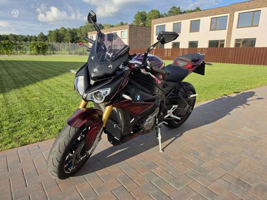 Sarkans BMW S 1000R 2018 Druskininkai, ar dzinēja tilpumu 1.00 L un nobraukumu 11 tūkst. km par 8800 €, foto 8 vietnē AUTOMOTO.COM.LV