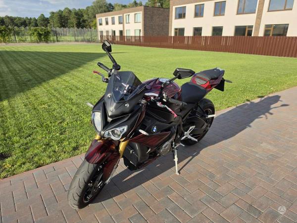 Sarkans BMW S 1000R 2018 Druskininkai, ar dzinēja tilpumu 1.00 L un nobraukumu 11 tūkst. km par 8800 €, foto 8 vietnē AUTOMOTO.COM.LV
