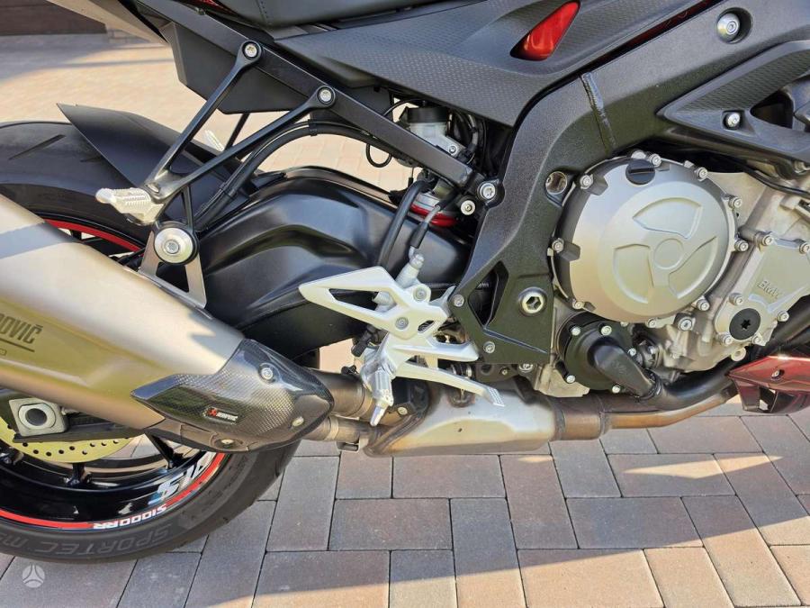Sarkans BMW S 1000R 2018 Druskininkai, ar dzinēja tilpumu 1.00 L un nobraukumu 11 tūkst. km par 8800 €, foto 16 vietnē AUTOMOTO.COM.LV