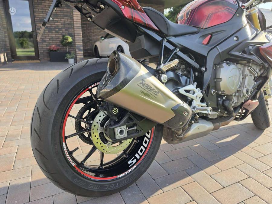 Sarkans BMW S 1000R 2018 Druskininkai, ar dzinēja tilpumu 1.00 L un nobraukumu 11 tūkst. km par 8800 €, foto 17 vietnē AUTOMOTO.COM.LV