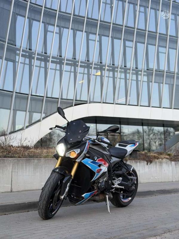 White BMW S 1000R 2015 in Vilnius, with an engine capacity of 1.00 L and mileage of 34 thousand km for 7200 €, photo 1 on AUTOMOTO.COM.LV