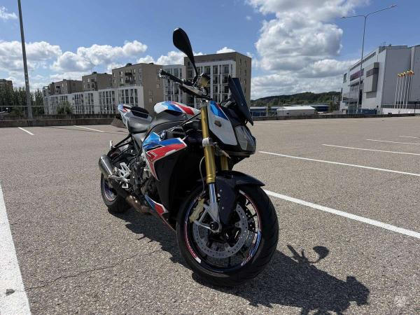 White BMW S 1000R 2015 in Vilnius, with an engine capacity of 1.00 L and mileage of 34 thousand km for 7200 €, photo 2 on AUTOMOTO.COM.LV
