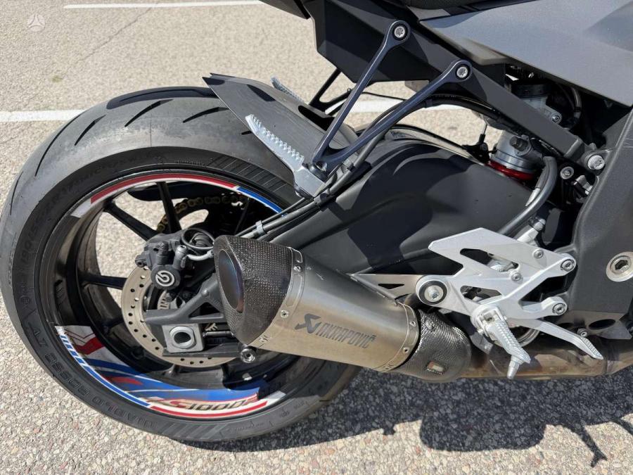 White BMW S 1000R 2015 in Vilnius, with an engine capacity of 1.00 L and mileage of 34 thousand km for 7200 €, photo 5 on AUTOMOTO.COM.LV