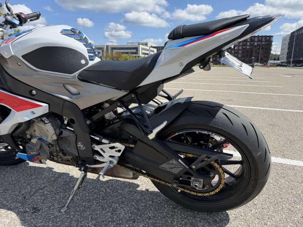White BMW S 1000R 2015 in Vilnius, with an engine capacity of 1.00 L and mileage of 34 thousand km for 7200 €, photo 6 on AUTOMOTO.COM.LV