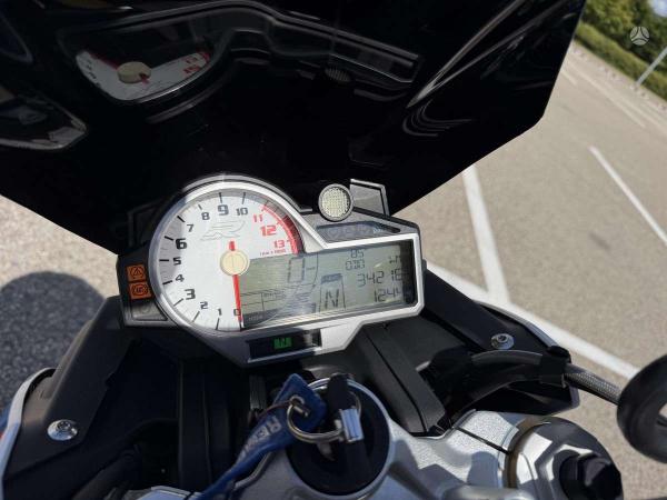 White BMW S 1000R 2015 in Vilnius, with an engine capacity of 1.00 L and mileage of 34 thousand km for 7200 €, photo 10 on AUTOMOTO.COM.LV