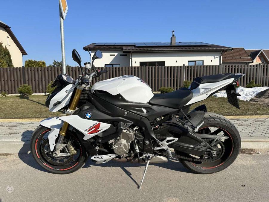 White BMW S 1000R 2017 in Klaipeda, with an engine capacity of 1.00 L and mileage of 13 thousand km for 7900 €, photo 3 on AUTOMOTO.COM.LV
