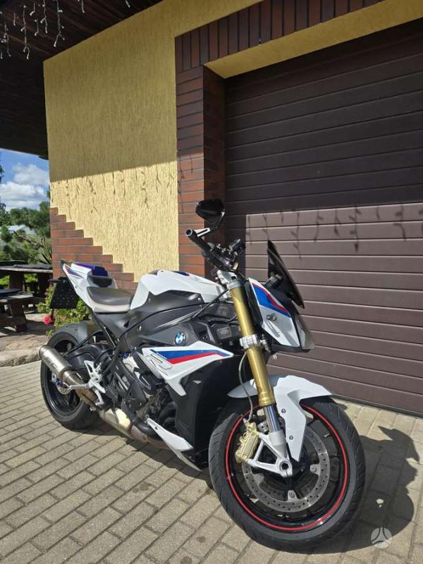 White BMW S 1000R 2018 in Plunge, with an engine capacity of 1.00 L and mileage of 48 thousand km for 6200 €, photo 1 on AUTOMOTO.COM.LV