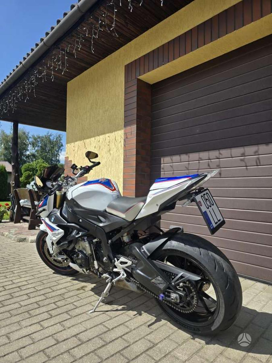 White BMW S 1000R 2018 in Plunge, with an engine capacity of 1.00 L and mileage of 48 thousand km for 6200 €, photo 5 on AUTOMOTO.COM.LV