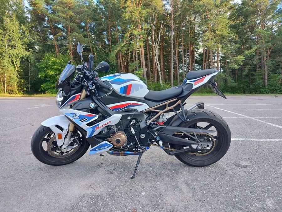 Balts BMW S 1000R 2022 Klaipėda, ar dzinēja tilpumu 1.00 L un nobraukumu 27 tūkst. km par 12000 €, foto 1 vietnē AUTOMOTO.COM.LV