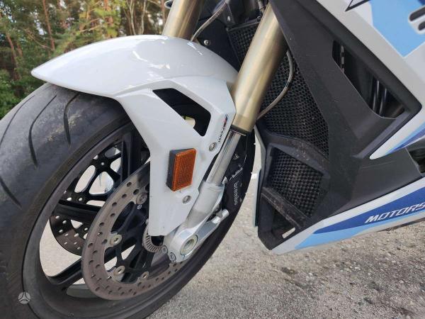 Balts BMW S 1000R 2022 Klaipėda, ar dzinēja tilpumu 1.00 L un nobraukumu 27 tūkst. km par 12000 €, foto 8 vietnē AUTOMOTO.COM.LV