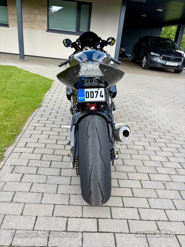 Черный БМВ S 1000RR 2011 в Тарту, объемом двигателя 0.00 л и пробегом 44 тыс. км за 8400 €, фото 5 на AUTOMOTO.COM.LV