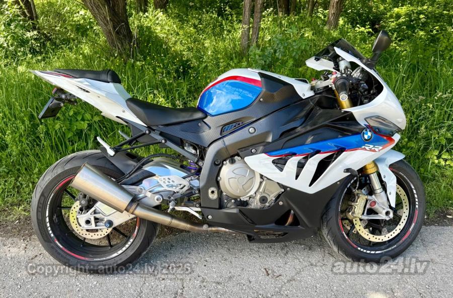 Black BMW S 1000RR 2012 in Tallinn, with an engine capacity of 1.00 L and mileage of 38 thousand km for 8999 €, photo 4 on AUTOMOTO.COM.LV