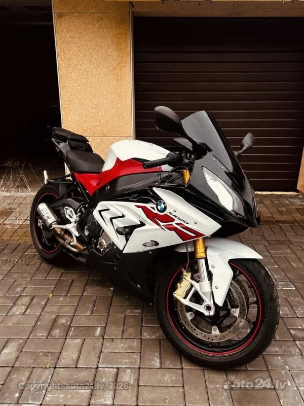 Black BMW S 1000RR 2018 in Tallinn, with an engine capacity of 1.00 L and mileage of 38 thousand km for 12500 €, photo 1 on AUTOMOTO.COM.LV