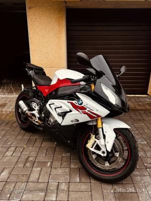 Black BMW S 1000RR 2018 in Tallinn, with an engine capacity of 1.00 L and mileage of 38 thousand km for 12500 €, photo 1 on AUTOMOTO.COM.LV