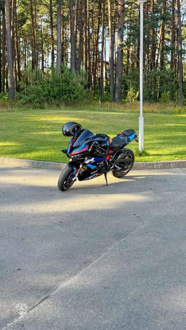 Черный БМВ S 1000RR 2020 в Игналина, объемом двигателя 1.00 л и пробегом 24 тыс. км за 18000 €, фото 4 на AUTOMOTO.COM.LV
