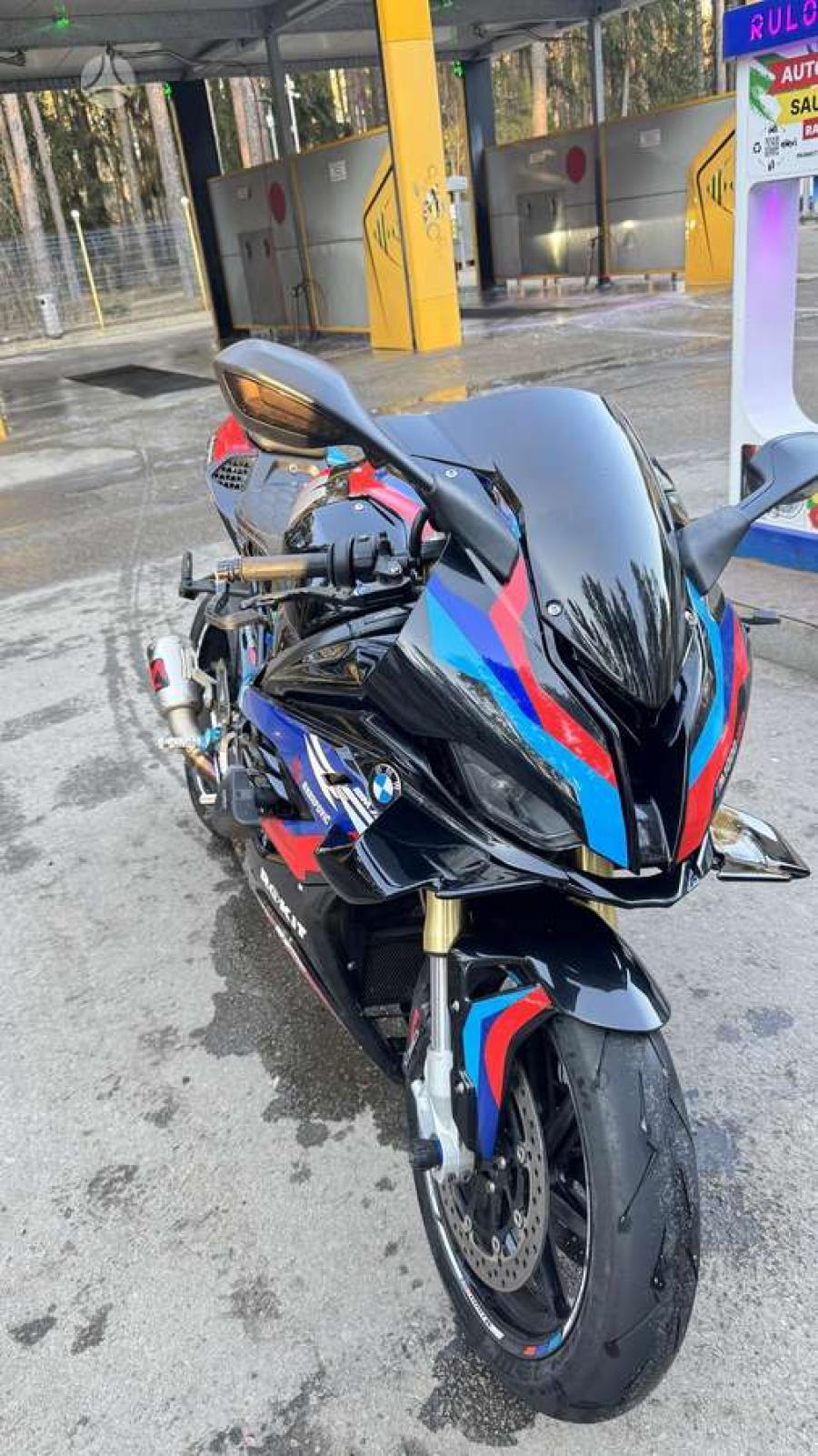 Black BMW S 1000RR 2020 in Ignalina, with an engine capacity of 1.00 L and mileage of 24 thousand km for 18000 €, photo 7 on AUTOMOTO.COM.LV