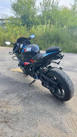 Black BMW S 1000RR 2020 in Ignalina, with an engine capacity of 1.00 L and mileage of 24 thousand km for 18000 €, photo 10 on AUTOMOTO.COM.LV