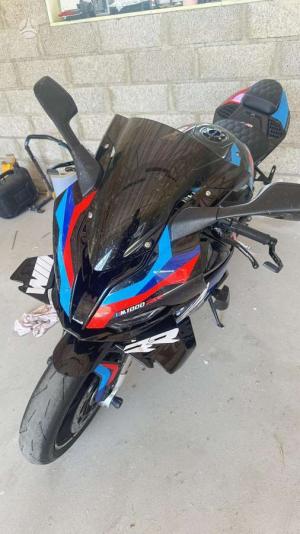 Black BMW S 1000RR 2020 in Ignalina, with an engine capacity of 1.00 L and mileage of 24 thousand km for 18000 €, photo 11 on AUTOMOTO.COM.LV