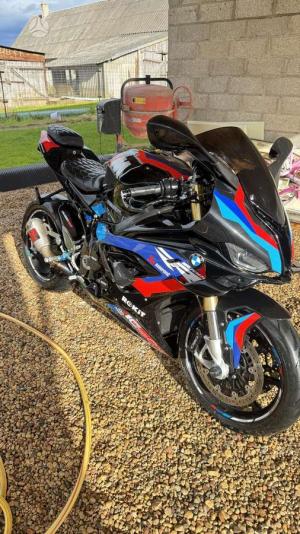 Black BMW S 1000RR 2020 in Ignalina, with an engine capacity of 1.00 L and mileage of 24 thousand km for 18000 €, photo 14 on AUTOMOTO.COM.LV