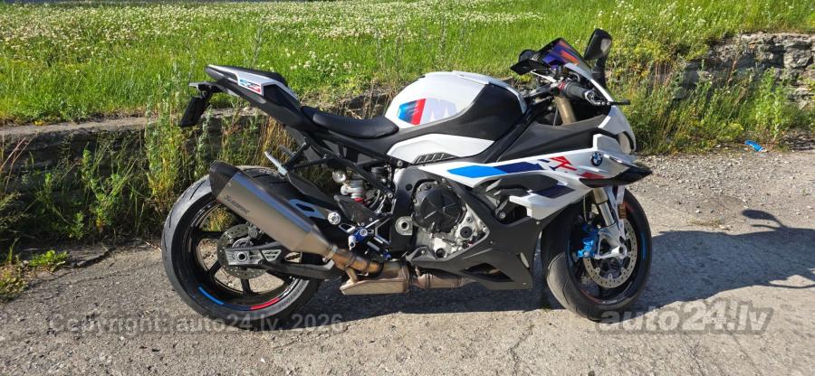 Black BMW S 1000RR 2023 in Tallinn, with an engine capacity of 1.00 L and mileage of 8 thousand km for 25000 €, photo 3 on AUTOMOTO.COM.LV