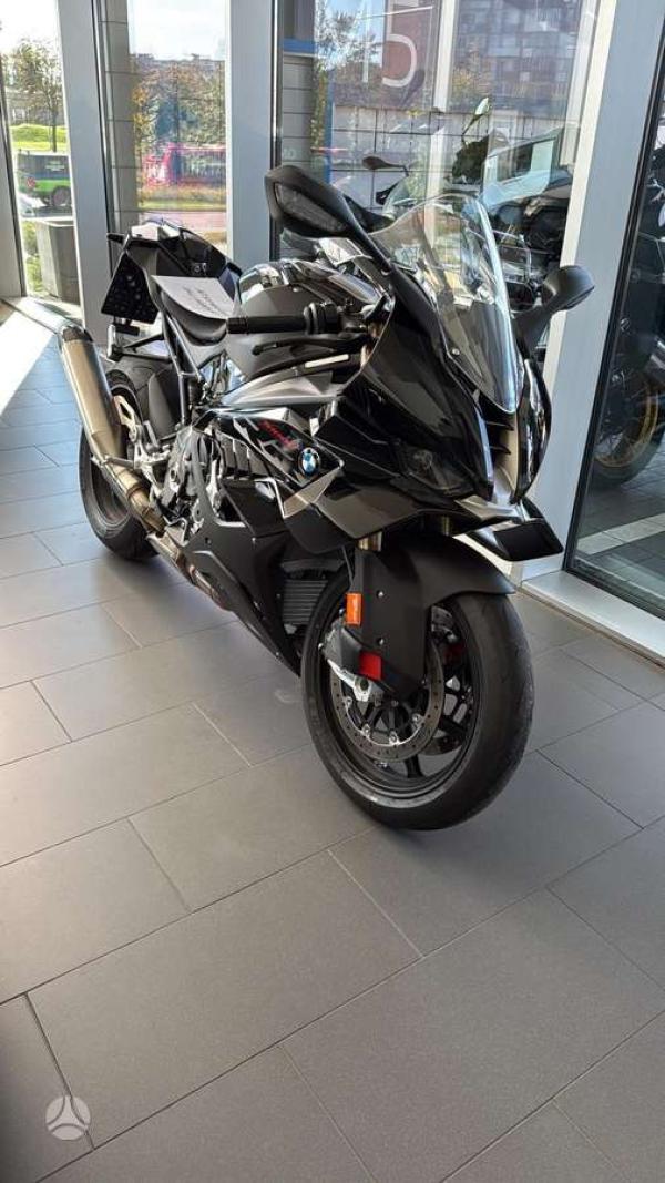 Black BMW S 1000RR 2025 in Vilnius, with an engine capacity of 1.00 L and mileage of 2 thousand km for 22900 €, photo 1 on AUTOMOTO.COM.LV