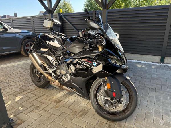 Black BMW S 1000RR 2025 in Vilnius, with an engine capacity of 1.00 L and mileage of 2 thousand km for 22900 €, photo 2 on AUTOMOTO.COM.LV