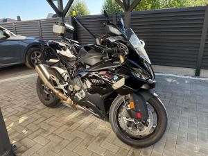 Black BMW S 1000RR 2025 in Vilnius, with an engine capacity of 1.00 L and mileage of 2 thousand km for 22900 €, photo 3 on AUTOMOTO.COM.LV