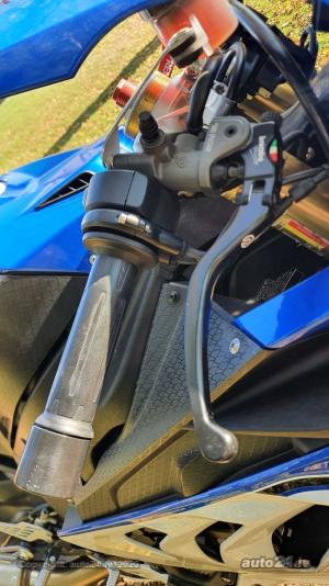 Blue BMW S 1000RR 2012 in Kuressaare, with an engine capacity of 1.00 L and mileage of 27 thousand km for 10000 €, photo 8 on AUTOMOTO.COM.LV