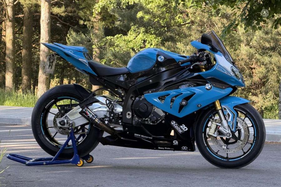 Blue BMW S 1000RR 2012 in Vilnius, with an engine capacity of 1.00 L and mileage of 37 thousand km for 8200 €, photo 1 on AUTOMOTO.COM.LV