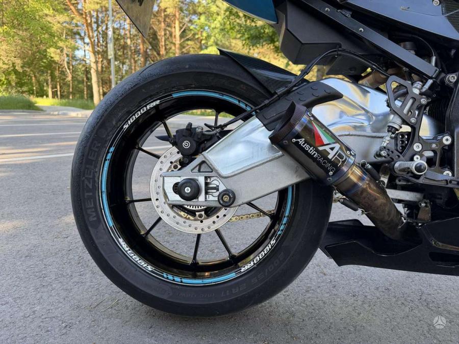 Blue BMW S 1000RR 2012 in Vilnius, with an engine capacity of 1.00 L and mileage of 37 thousand km for 8200 €, photo 14 on AUTOMOTO.COM.LV