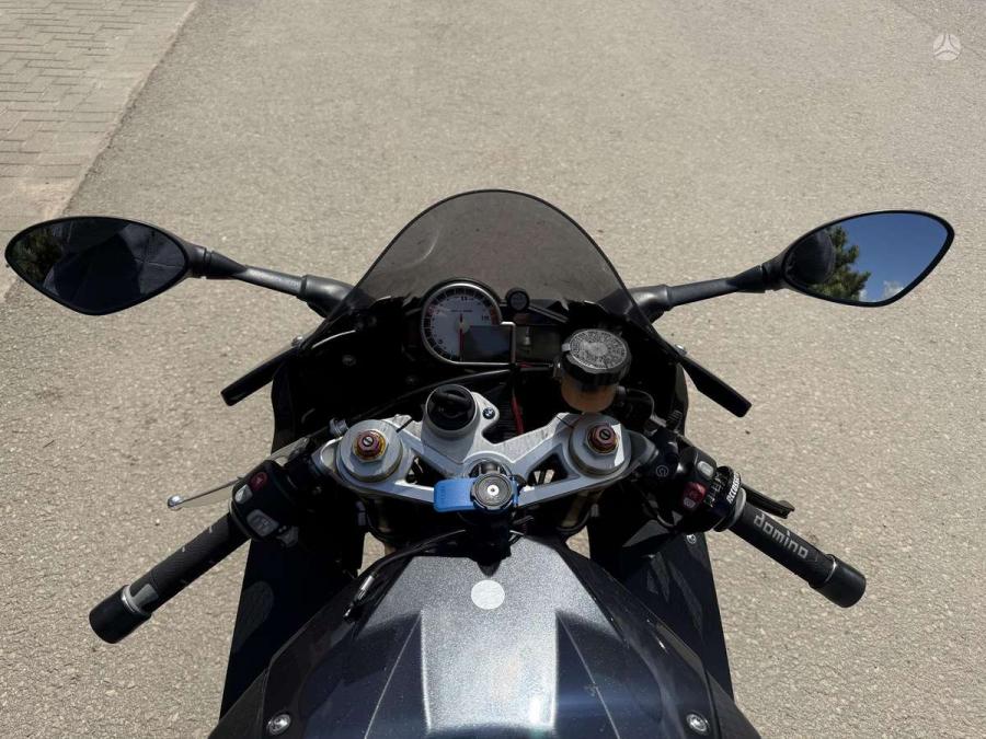 Pelēks BMW S 1000RR 2011 Kauņa, ar dzinēja tilpumu 1.00 L un nobraukumu 53 tūkst. km par 7500 €, foto 7 vietnē AUTOMOTO.COM.LV