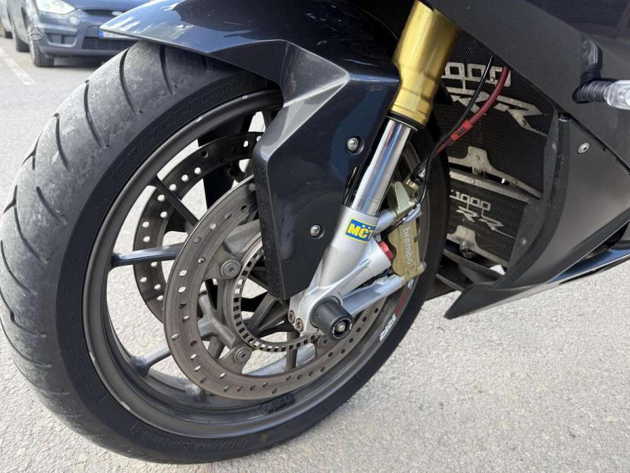 Pelēks BMW S 1000RR 2011 Kauņa, ar dzinēja tilpumu 1.00 L un nobraukumu 53 tūkst. km par 7500 €, foto 8 vietnē AUTOMOTO.COM.LV
