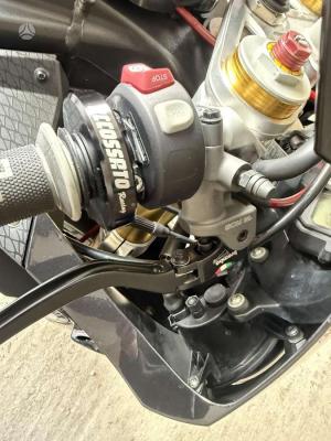 Pelēks BMW S 1000RR 2011 Kauņa, ar dzinēja tilpumu 1.00 L un nobraukumu 53 tūkst. km par 7500 €, foto 10 vietnē AUTOMOTO.COM.LV