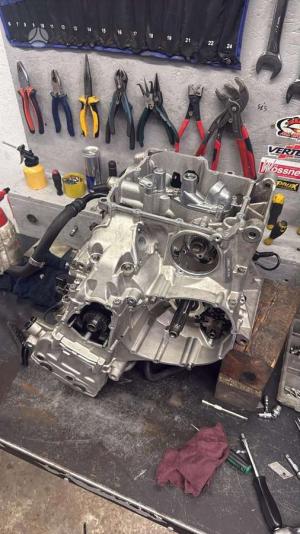Pelēks BMW S 1000RR 2011 Kauņa, ar dzinēja tilpumu 1.00 L un nobraukumu 53 tūkst. km par 7500 €, foto 12 vietnē AUTOMOTO.COM.LV