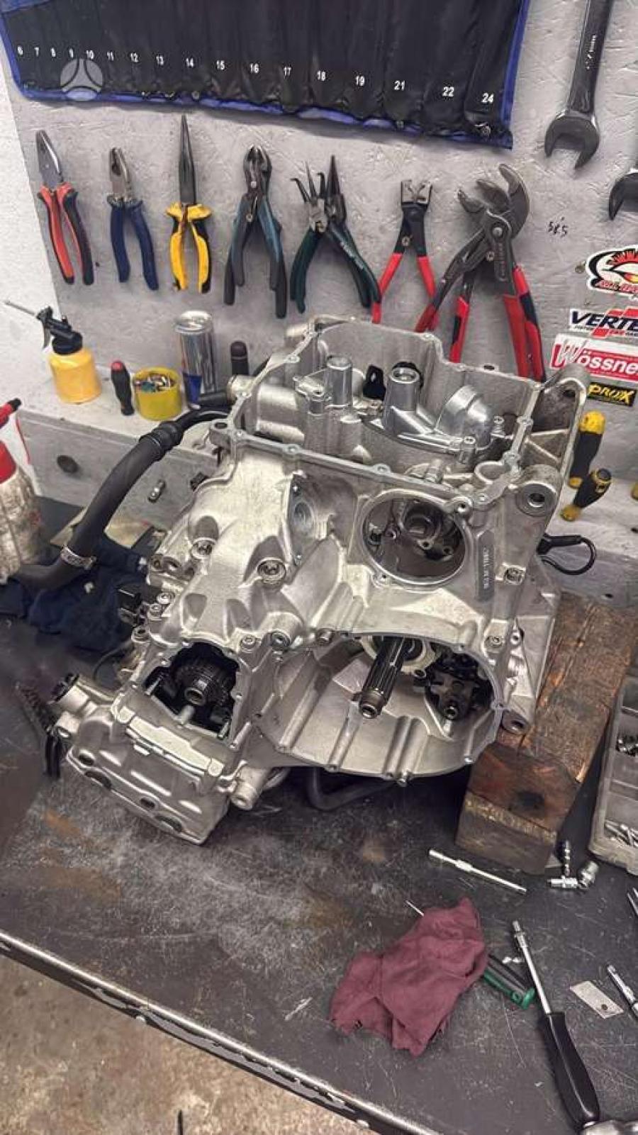 Pelēks BMW S 1000RR 2011 Kauņa, ar dzinēja tilpumu 1.00 L un nobraukumu 53 tūkst. km par 7500 €, foto 12 vietnē AUTOMOTO.COM.LV