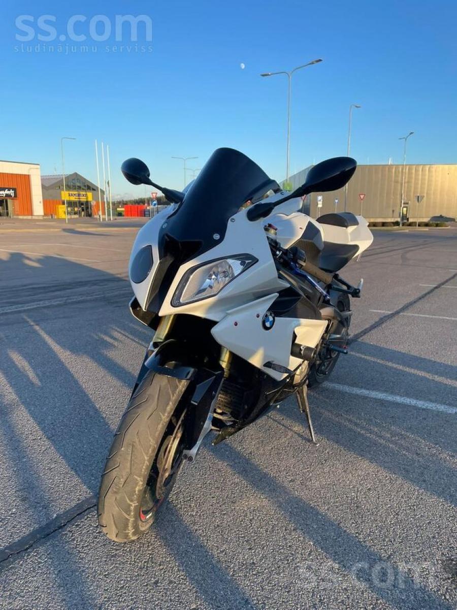BMW S 1000RR 2010 in Riga, with an engine capacity of 1.00 L and mileage of 0 thousand km for 6000 €, photo 1 on AUTOMOTO.COM.LV