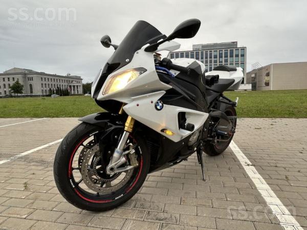 BMW S 1000RR 2010 in Riga, with an engine capacity of 1.00 L and mileage of 0 thousand km for 6444 €, photo 2 on AUTOMOTO.COM.LV