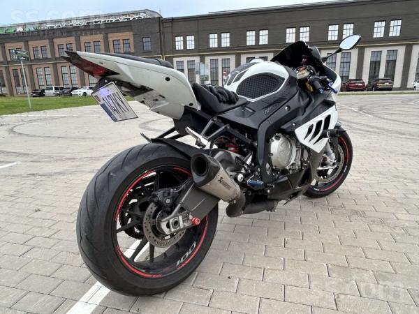 BMW S 1000RR 2010 in Riga, with an engine capacity of 1.00 L and mileage of 0 thousand km for 6444 €, photo 4 on AUTOMOTO.COM.LV
