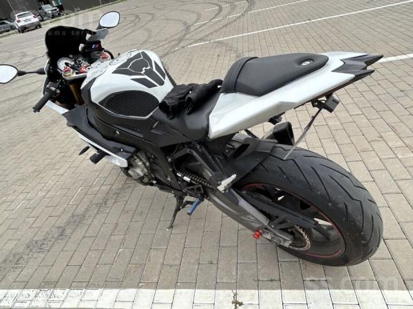 BMW S 1000RR 2010 in Riga, with an engine capacity of 1.00 L and mileage of 0 thousand km for 6444 €, photo 5 on AUTOMOTO.COM.LV