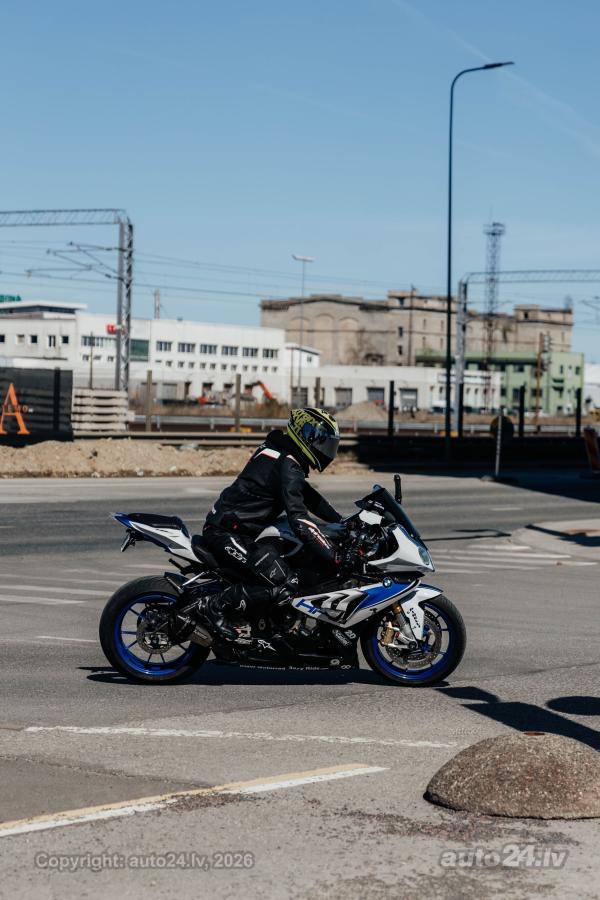 BMW S 1000RR 2011 Tallina, ar dzinēja tilpumu 1.00 L un nobraukumu 57 tūkst. km par 13000 €, foto 9 vietnē AUTOMOTO.COM.LV