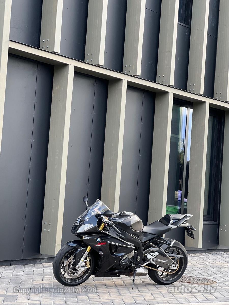 БМВ S 1000RR 2011 в Нарва, объемом двигателя 1.00 л и пробегом 42 тыс. км за 8000 €, фото 4 на AUTOMOTO.COM.LV