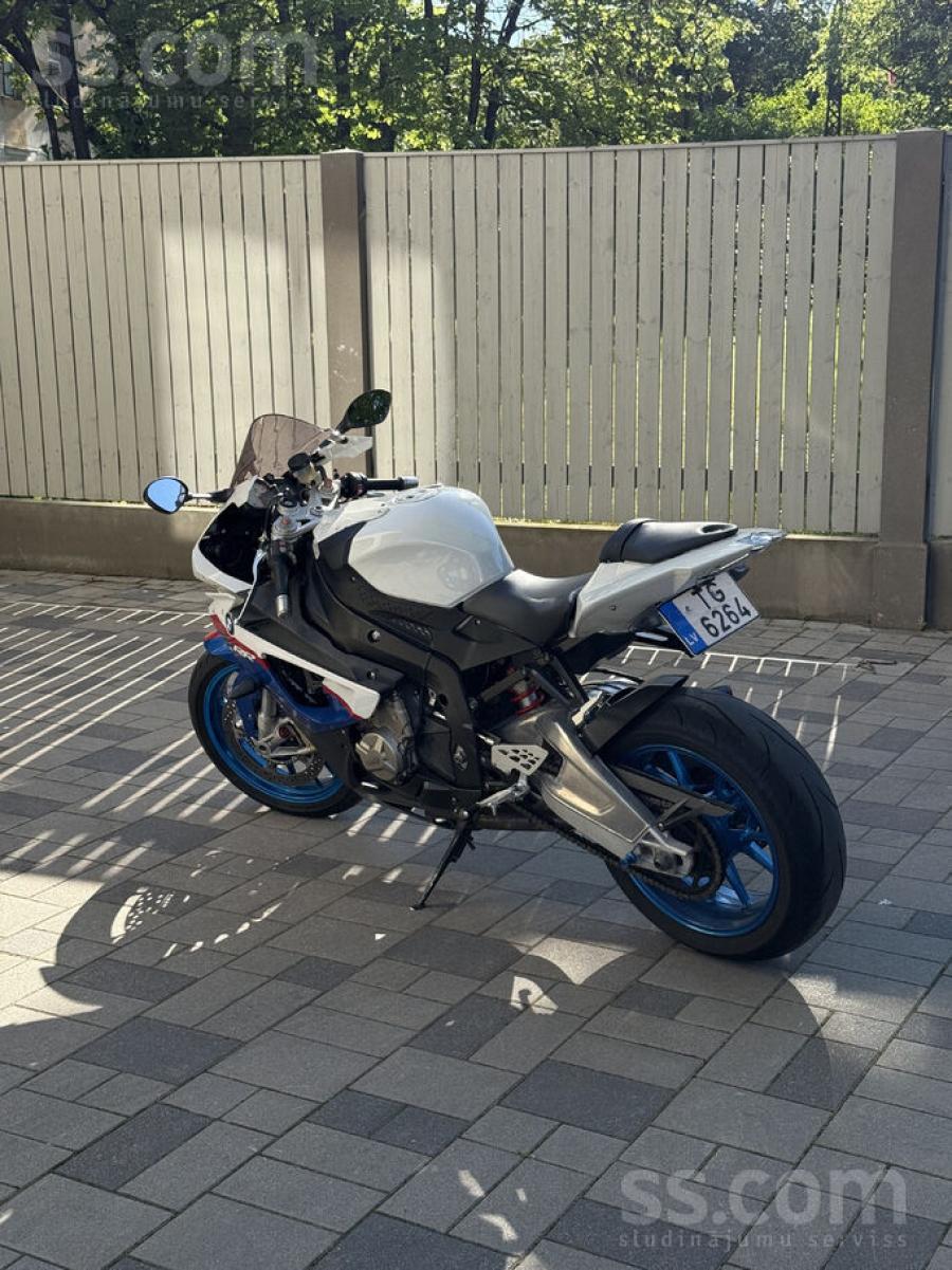 BMW S 1000RR 2011 in Jelgava, with an engine capacity of 1.00 L and mileage of 0 thousand km for 7200 €, photo 1 on AUTOMOTO.COM.LV