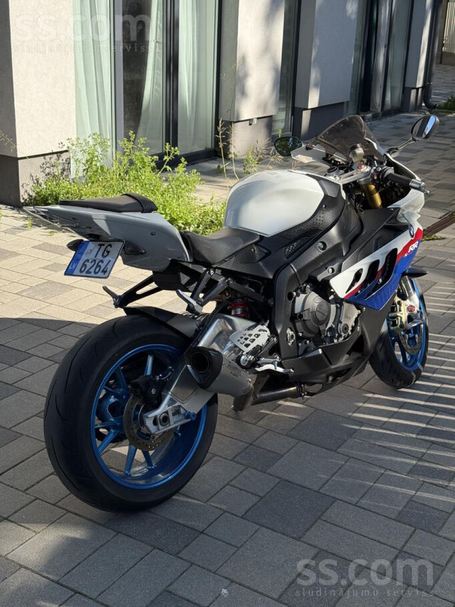 BMW S 1000RR 2011 in Jelgava, with an engine capacity of 1.00 L and mileage of 0 thousand km for 7200 €, photo 4 on AUTOMOTO.COM.LV