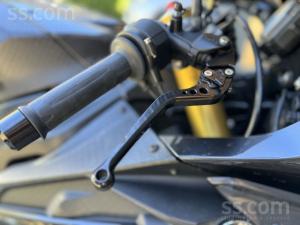 BMW S 1000RR 2011 in Riga, with an engine capacity of 1.00 L and mileage of 0 thousand km for 7400 €, photo 10 on AUTOMOTO.COM.LV