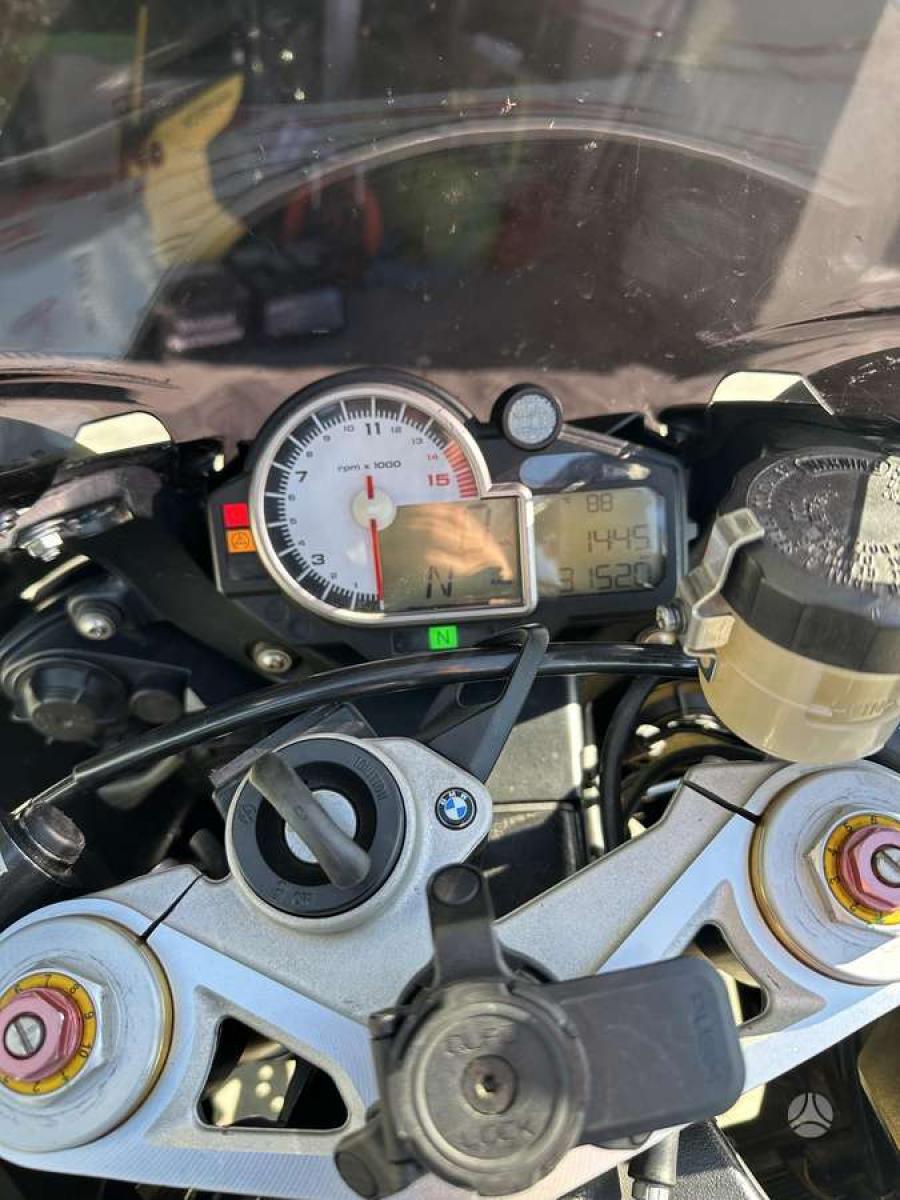 BMW S 1000RR 2011 in Sakiai, with an engine capacity of 1.00 L and mileage of 32 thousand km for 7100 €, photo 7 on AUTOMOTO.COM.LV