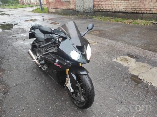 BMW S 1000RR 2012 in Daugavpils, with an engine capacity of 1.00 L and mileage of 0 thousand km for 9000 €, photo 10 on AUTOMOTO.COM.LV