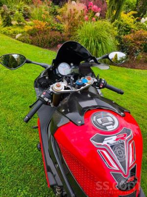 BMW S 1000RR 2012 in Talsi, with an engine capacity of 1.00 L and mileage of 0 thousand km for 9000 €, photo 6 on AUTOMOTO.COM.LV