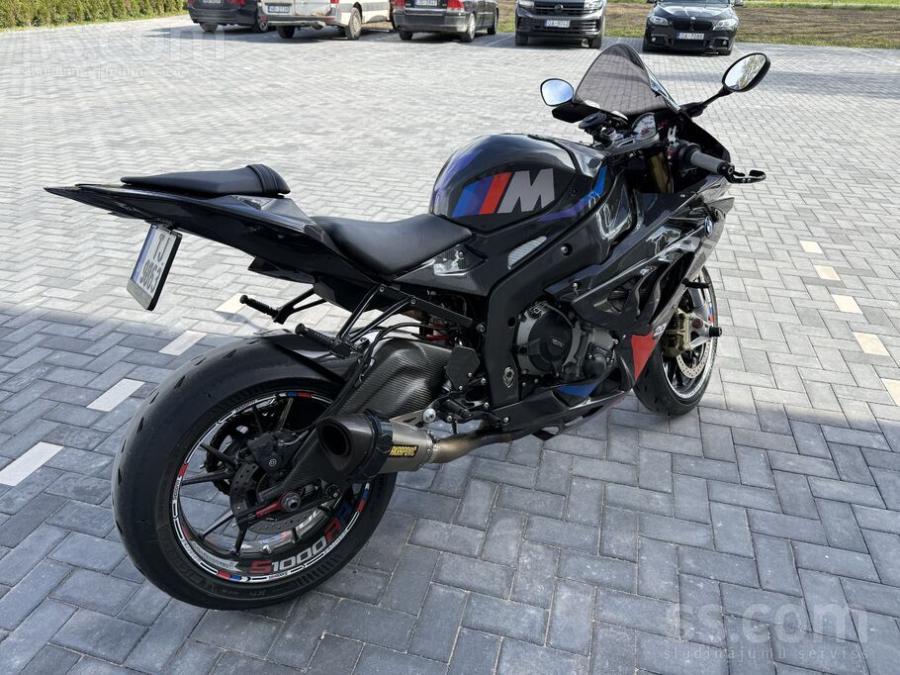 BMW S 1000RR 2013 in Riga, with an engine capacity of 1.00 L and mileage of 0 thousand km for 9100 €, photo 4 on AUTOMOTO.COM.LV