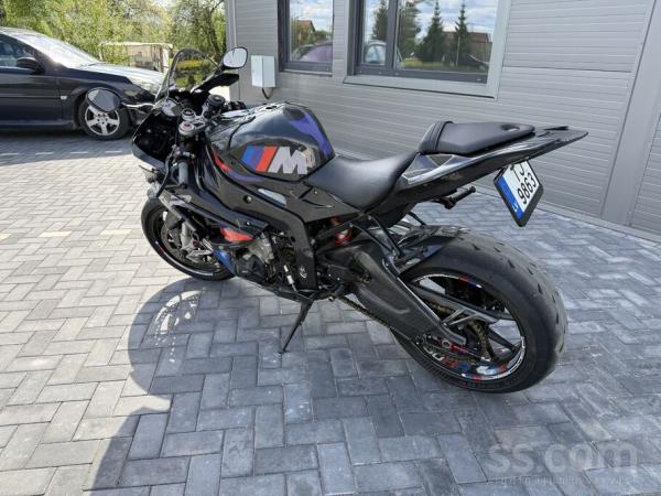 BMW S 1000RR 2013 in Riga, with an engine capacity of 1.00 L and mileage of 0 thousand km for 9100 €, photo 4 on AUTOMOTO.COM.LV
