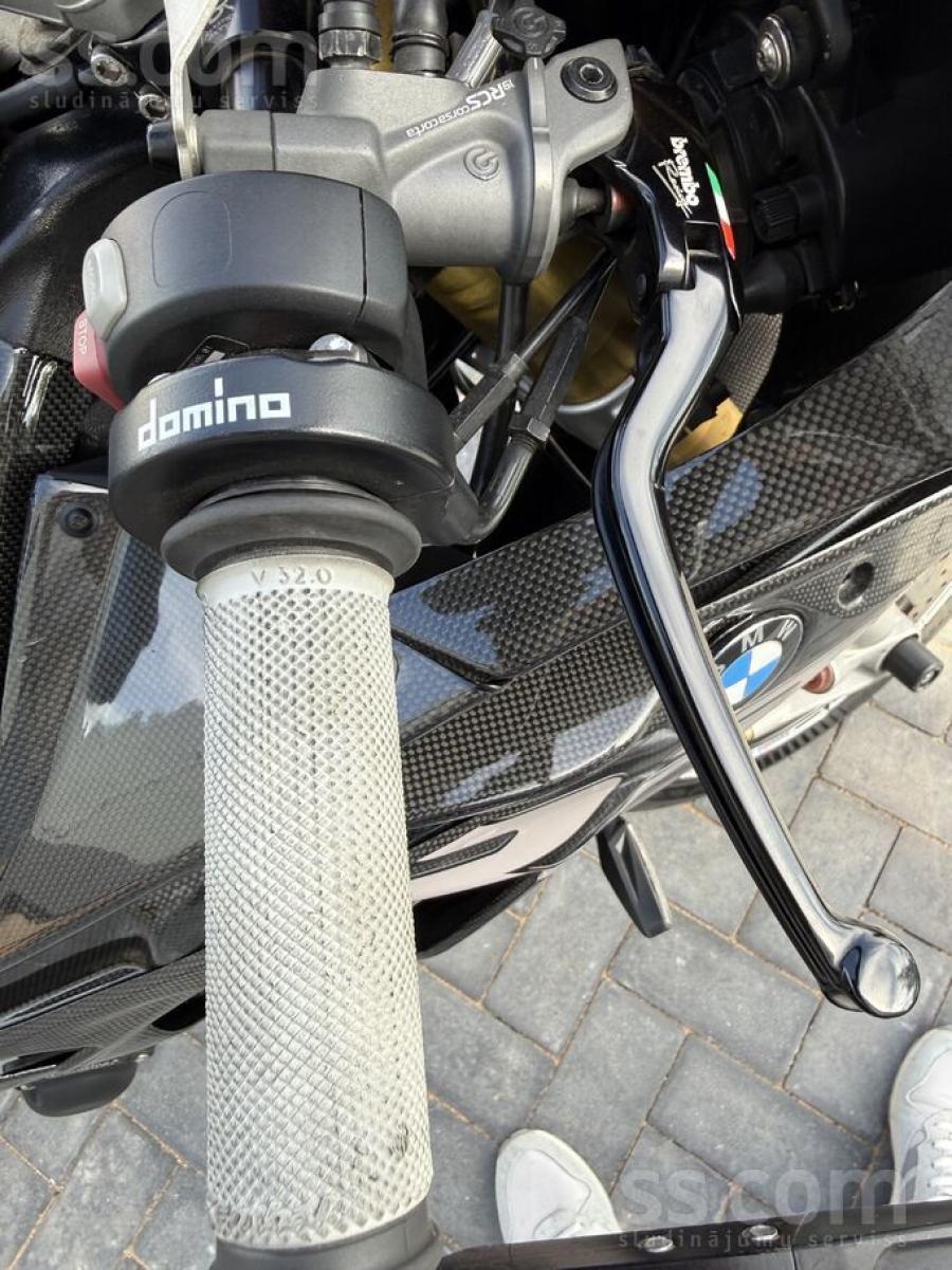 BMW S 1000RR 2013 in Riga, with an engine capacity of 1.00 L and mileage of 0 thousand km for 9100 €, photo 7 on AUTOMOTO.COM.LV